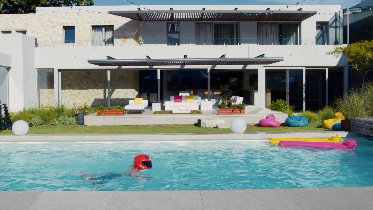 Just Eat couples up with Love Island: Swimming. - YouTube