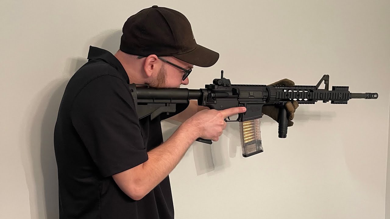 Colts Law Enforcement Carbine Overview - YouTube