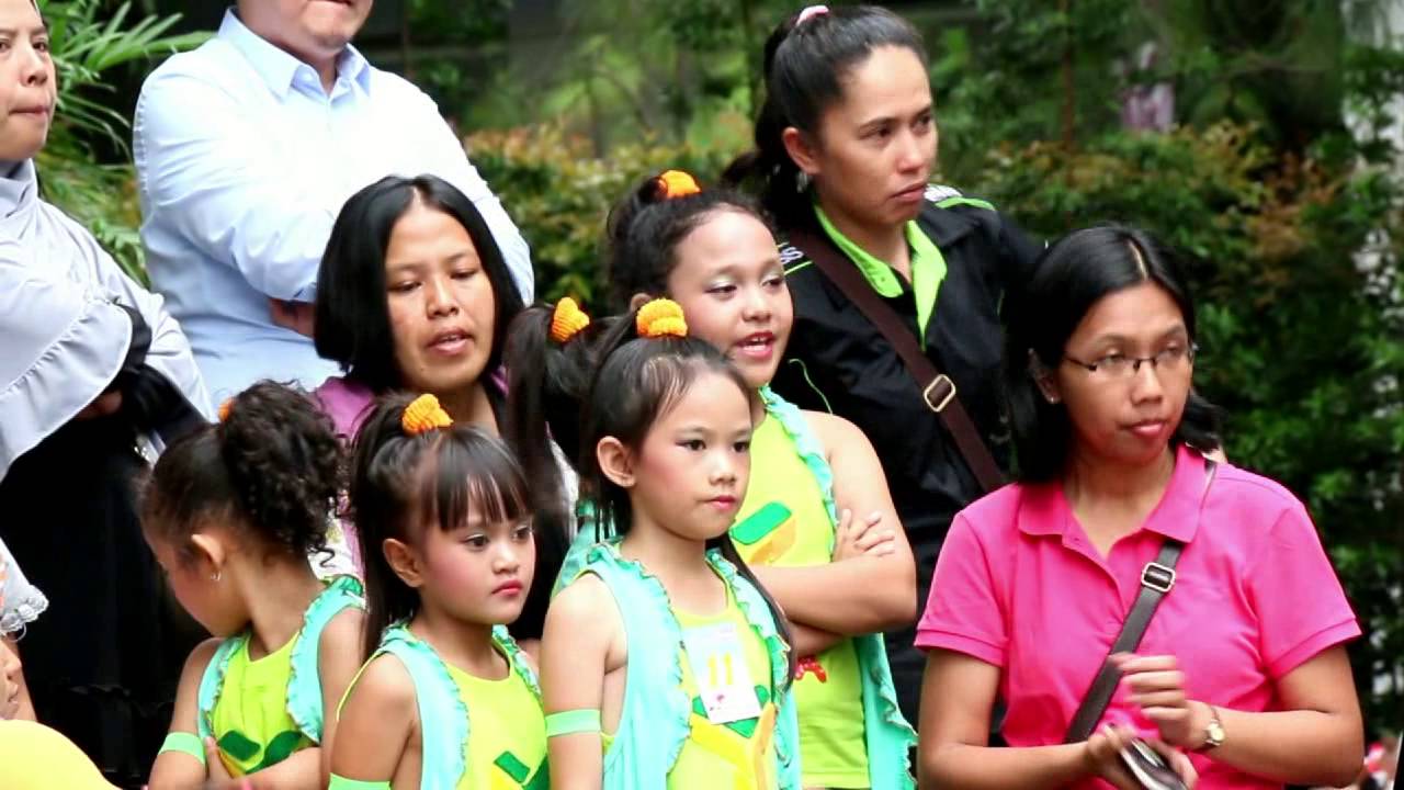 SD Pandu kelas 3A & 3B lomba Senam Yogya 10 April 2016 di CIwalk - YouTube