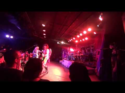 SOME GUY PLAYING VAN HALEN WITH STEEL PANTHER The Roxy 11/15/2016