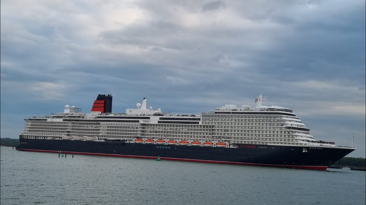 QUEEN ANNE enters southampton port for the 1ST TIME! - YouTube