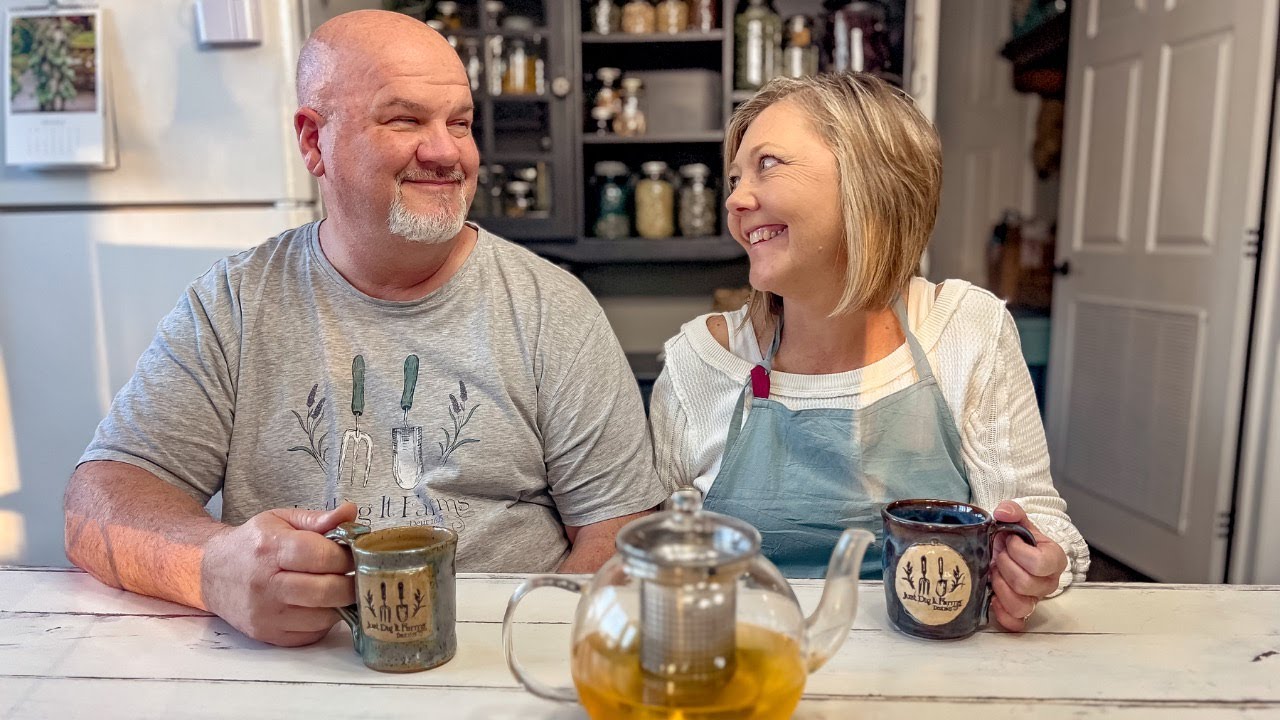 The Farm Table LIVE with Just Dig It Farms - YouTube