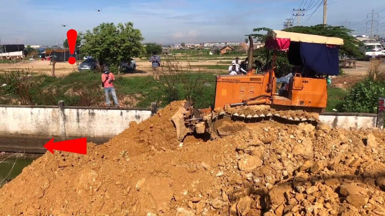 New Project!! Dozer D30 and Truck 5Ton Fill the pond with soil ( Delete ...