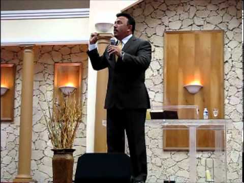 CLR: La Importancia de la Alabanza - Apostol Ricky Torres - YouTube