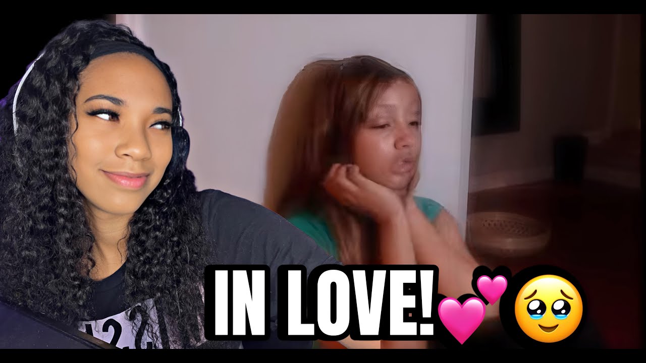 MiahsFamous Reacts To PinkPantheress - Turn it up (Official Visualiser ...