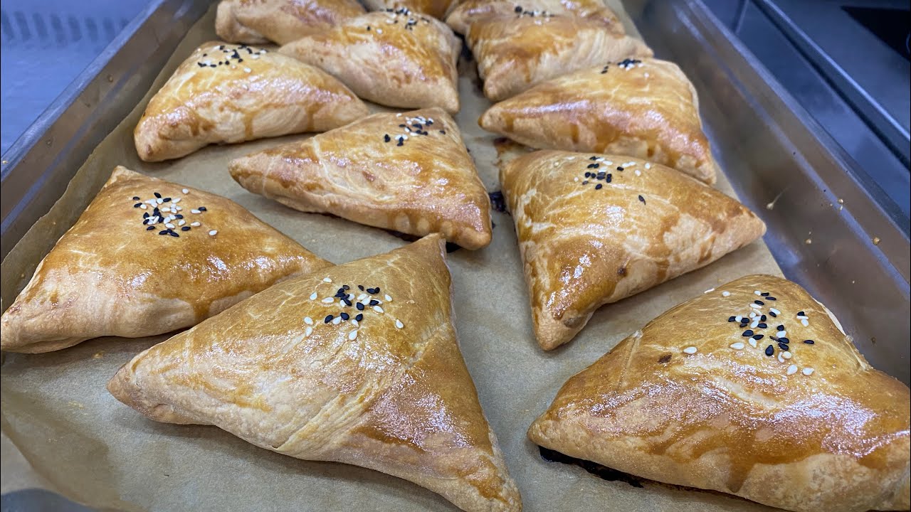 How to cook Uzbek Samsa in the oven | Uzbek cuisine | Beef Samosa - YouTube