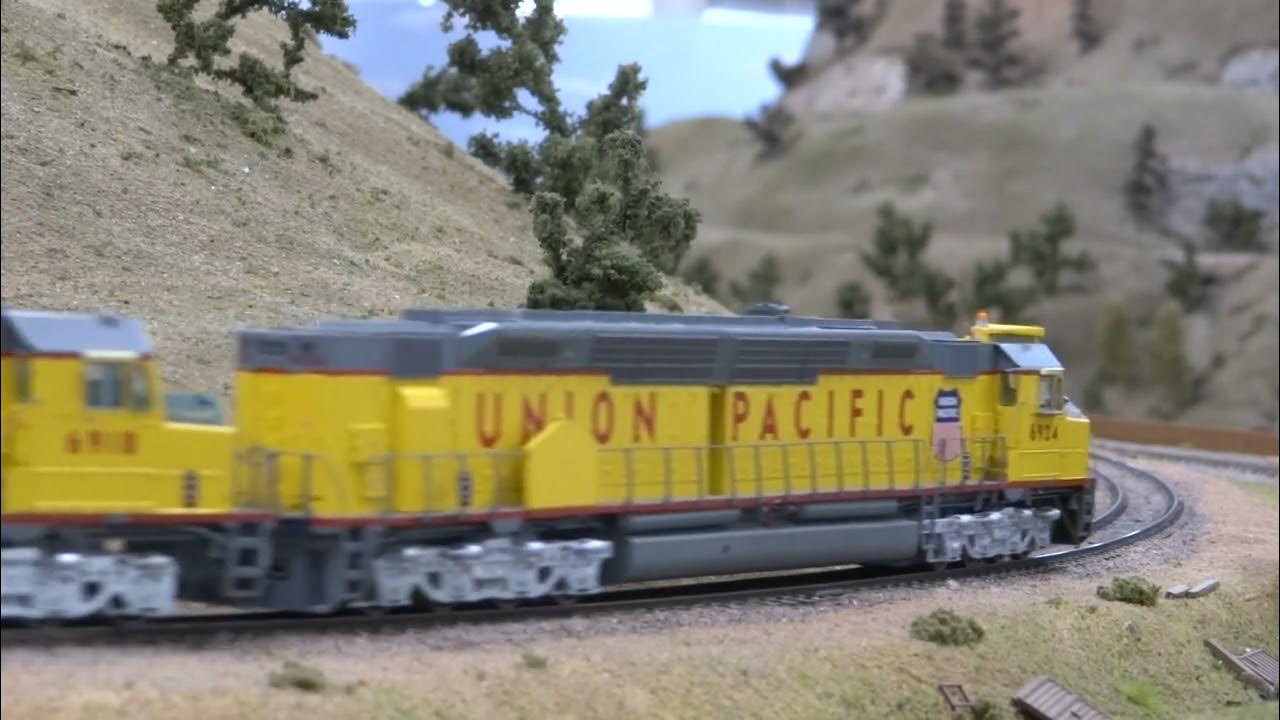 2 ATHEARN DDA40X & a DD35B give me likes - YouTube