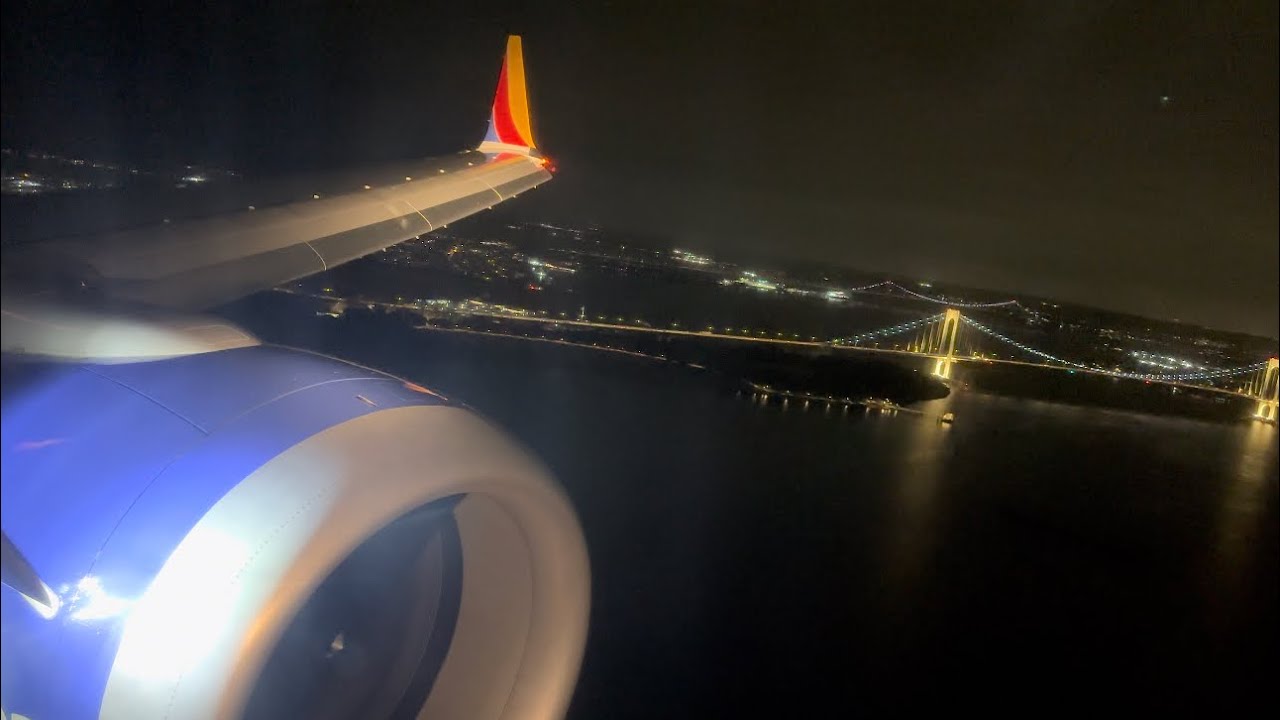 Southwest Boeing 737 MAX 8 Night Landing New York LaGuardia Intl. (KLGA ...