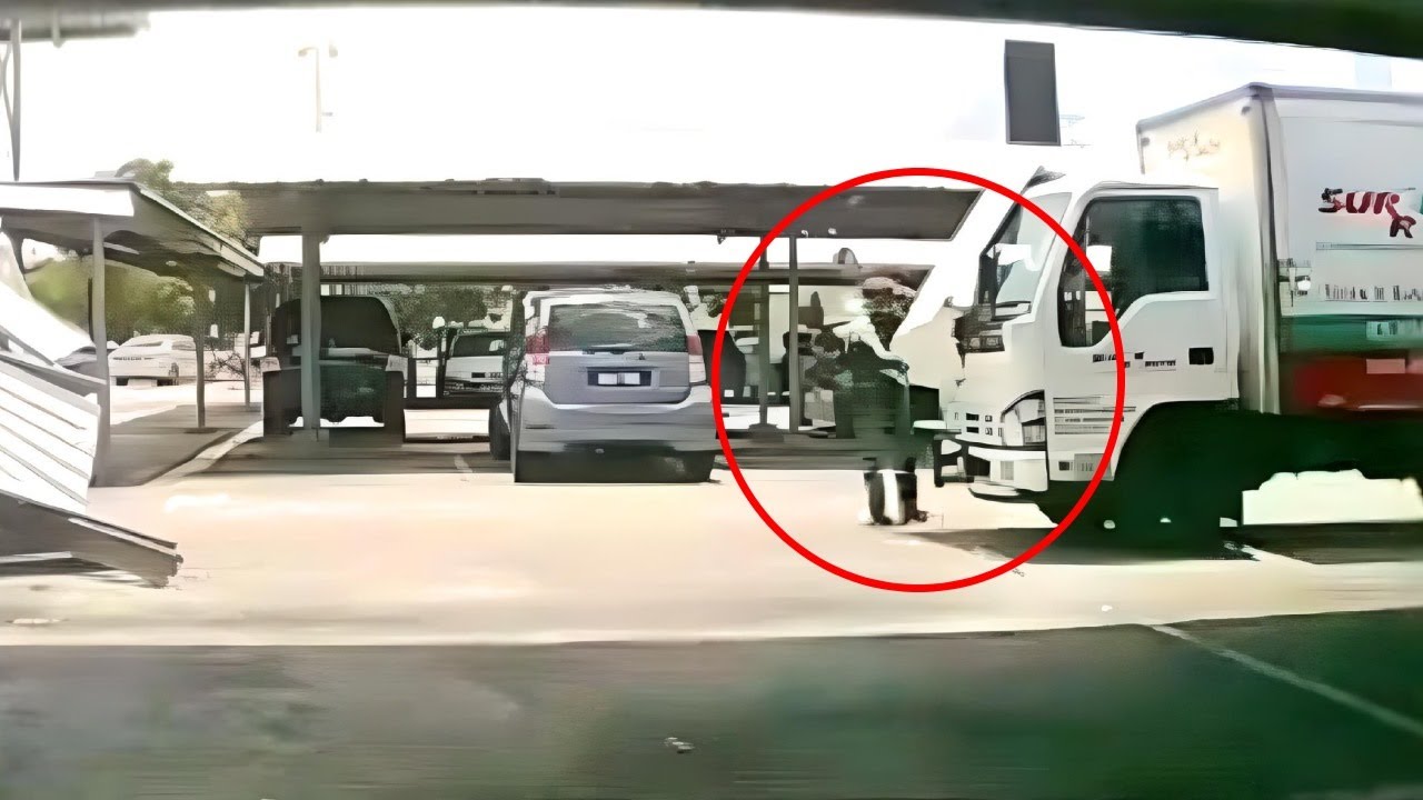 Kjadian Di Lotus Peringgit Melaka - YouTube