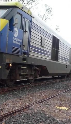 LIRR Greenport Scoot Lead By 401 Leaves Mattituck #railroad #train # ...