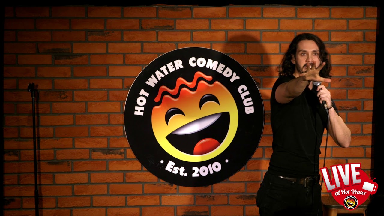 Darius Davis | LIVE at Hot Water Comedy Club - YouTube