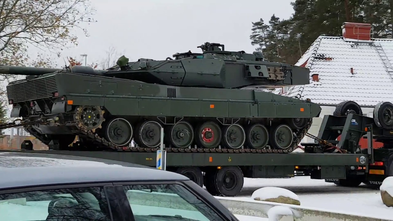 Army battle tank rolling in to be tested - YouTube