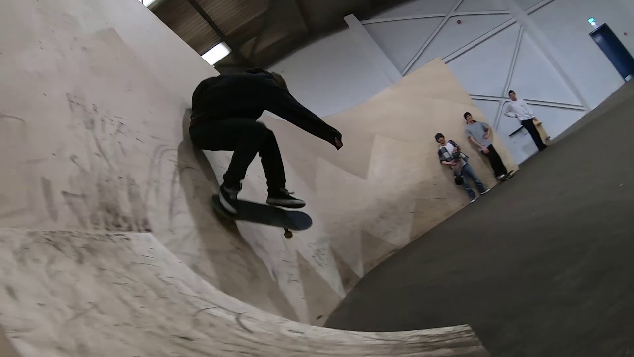 GLASGOW NEWEST INDOOR SKATEPARK, LOADING BAY - YouTube