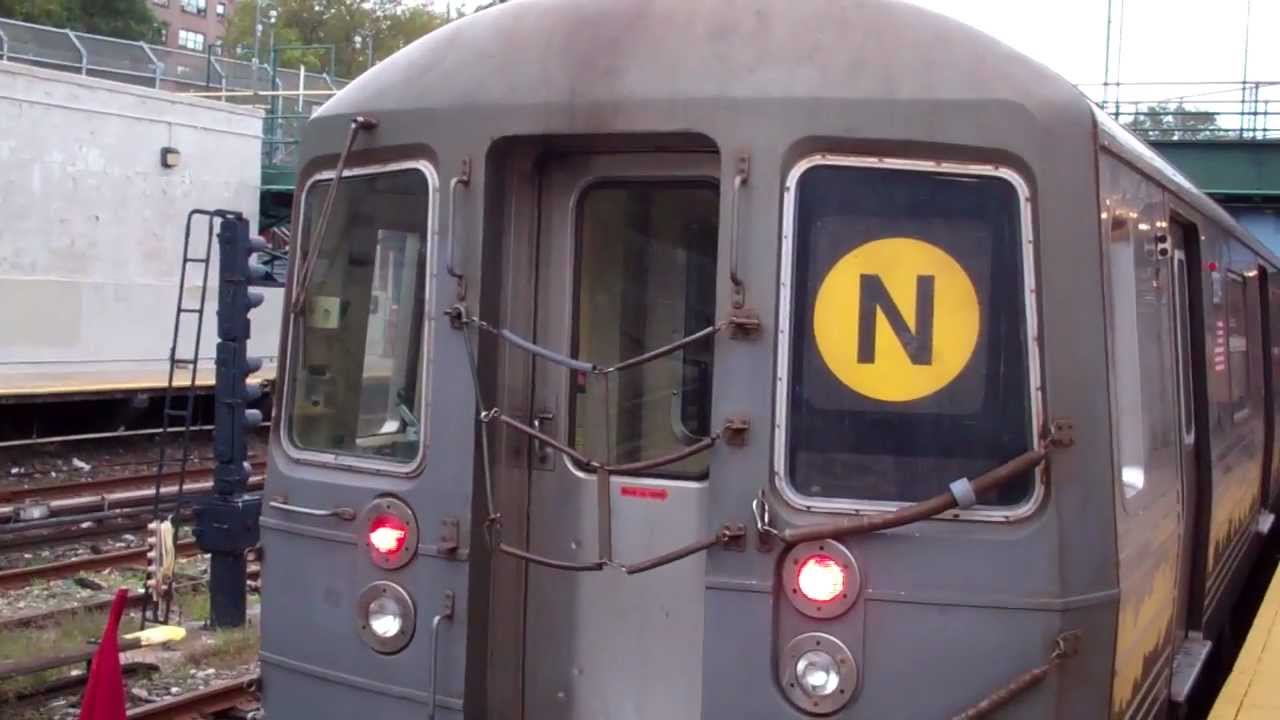 MTA Manhattan bound R68 (N) train entering 86 Street-Gravesend - YouTube