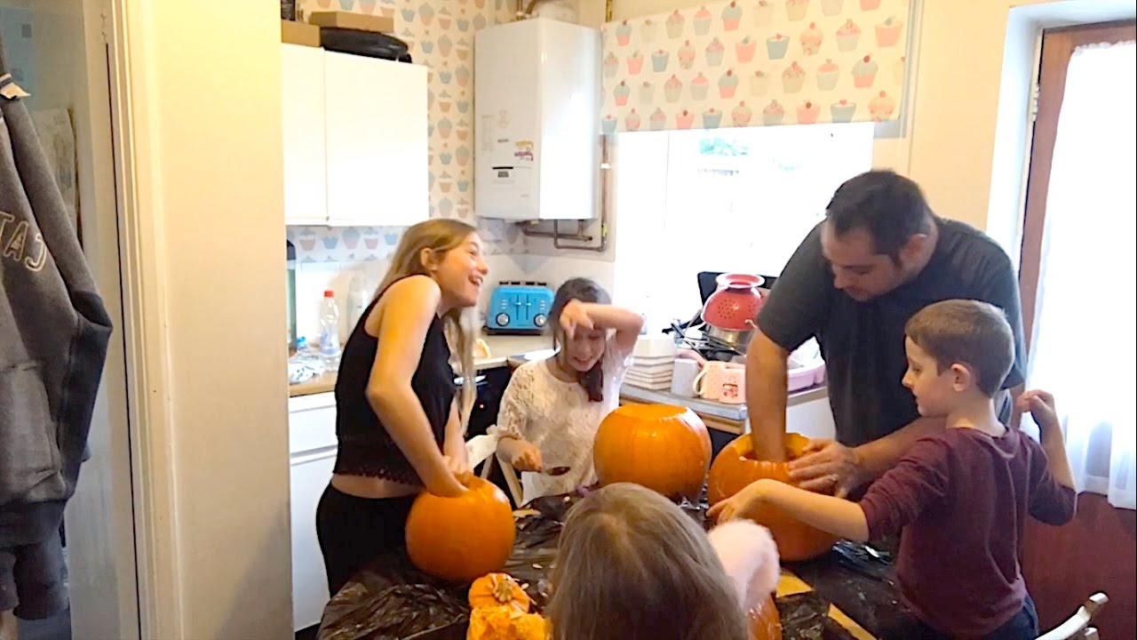 Pumpkin carving [Vlog #1077] - YouTube