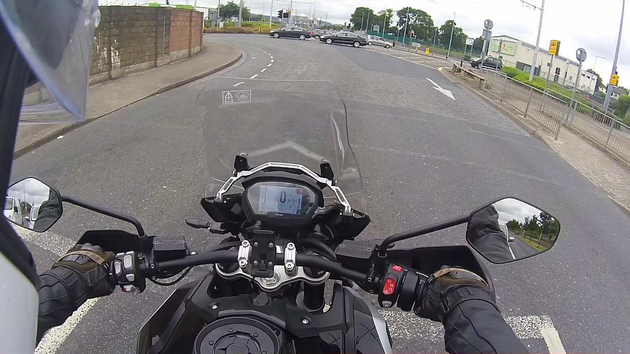 Giz a Shot: 2018 Triumph Tiger 1200 XRx - YouTube