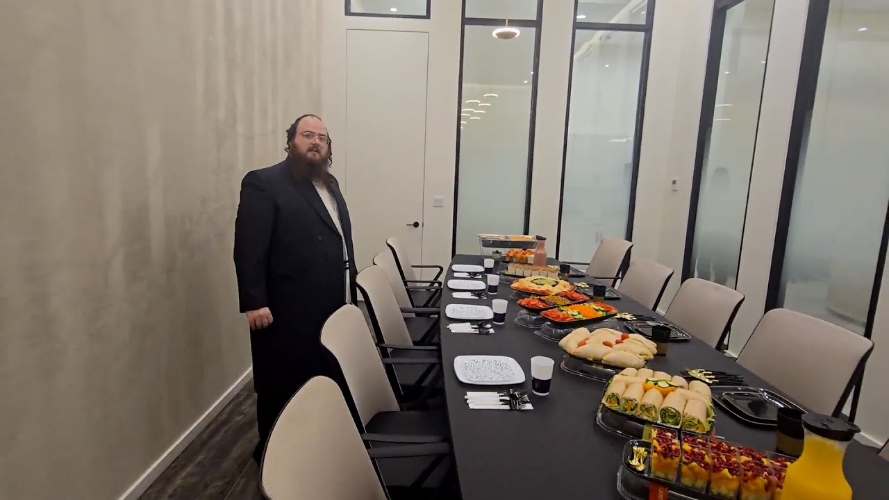 Vendors: How We Feed Hundreds of Businesses | The Perlowitz Show - YouTube