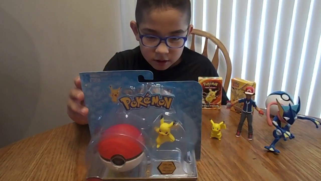 Lights and Sounds PokeBall Pikachu Pokemon Toy Opening Poke Ball Pelota ...