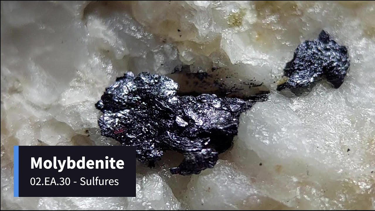 02.EA.30 - Molybdenite - #D83 - Minéraux - YouTube