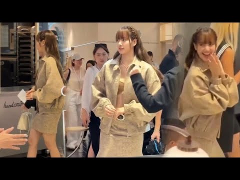 Lisa Being the Cutest at HEYTEA Thailand 🥹💗 | Pretty & Adorable Moments 