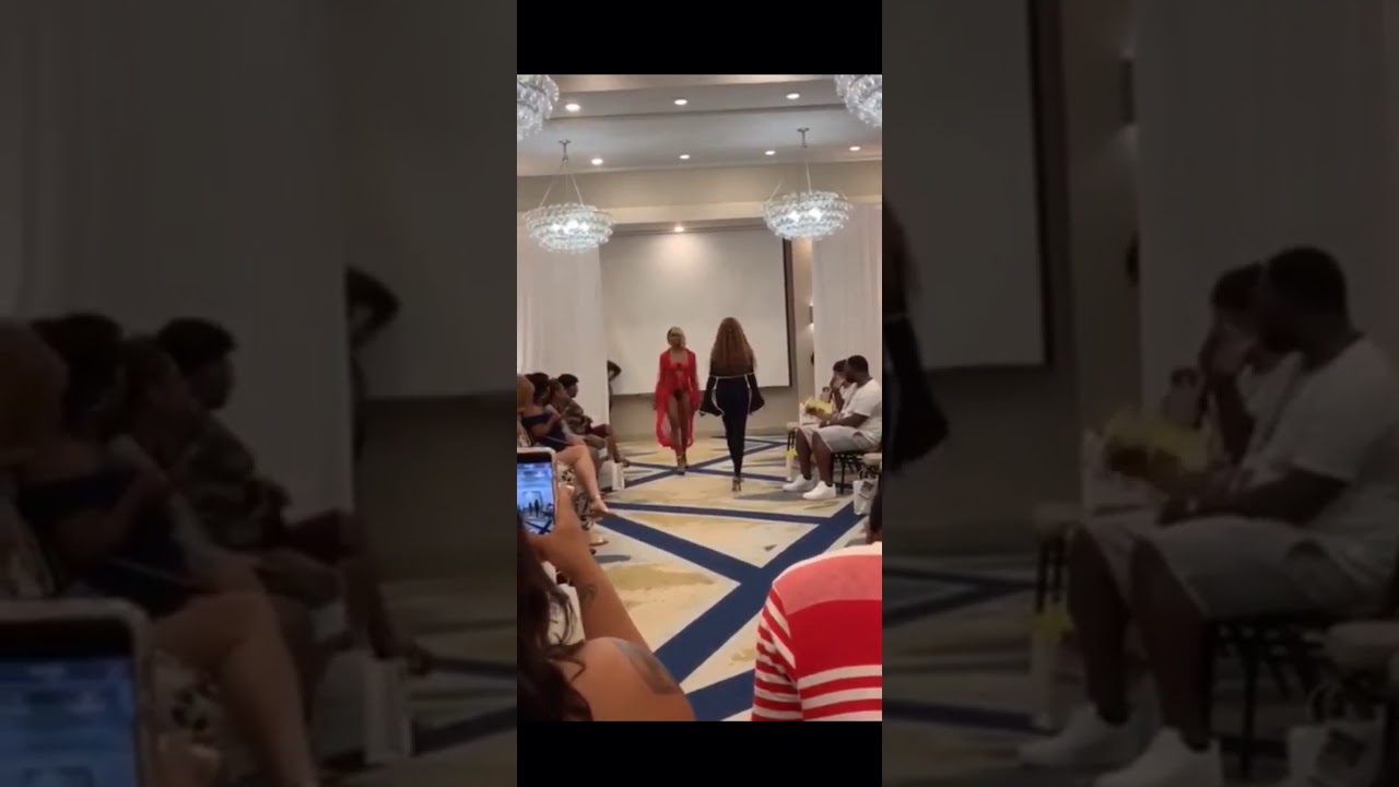 Sexy lingerie Model walk/cat walk/fashion show - YouTube