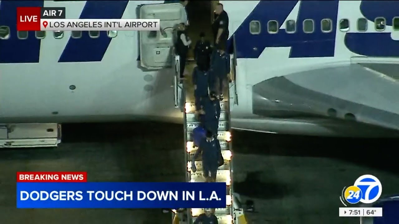 Tokyo Series: Dodgers team plane Atlas Air returns from Japan - YouTube