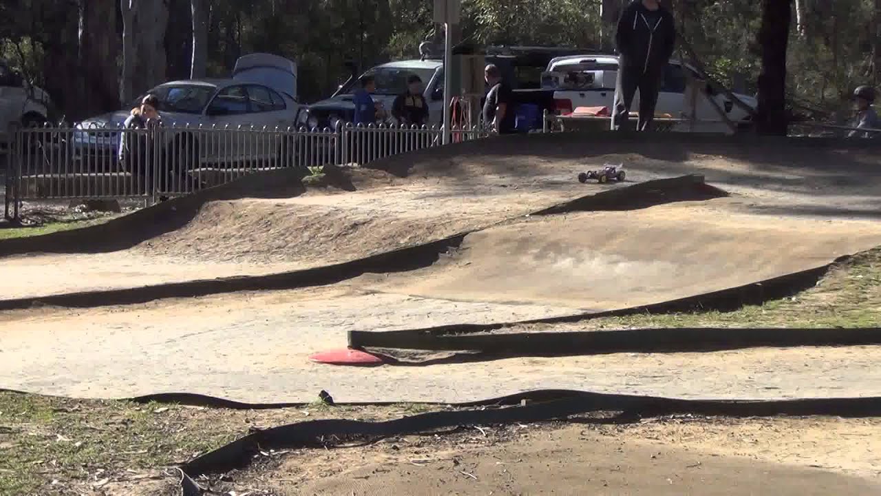 RC car racing 4wd buggy modified class Castle Hill off road club - YouTube