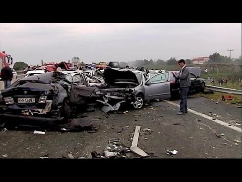 Πάνω από τον ευρωπαϊκό μέσο όρο η Ελλάδα στα θανατηφόρα τροχαία - YouTube