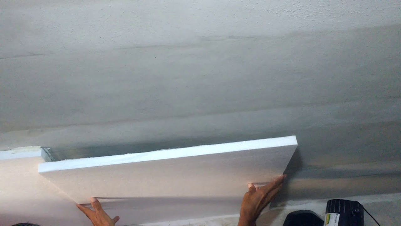 Colando isopor no teto com cimento cola. - YouTube