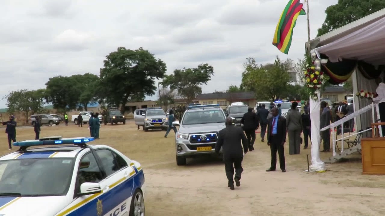 President Mnangagwa's motorcade arrives at Murombedzi for his Thank You ...