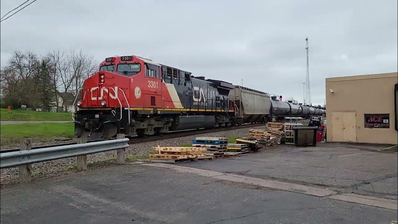 CN 3033 M342 at Ladysmith on May Day (5-1-24) - YouTube