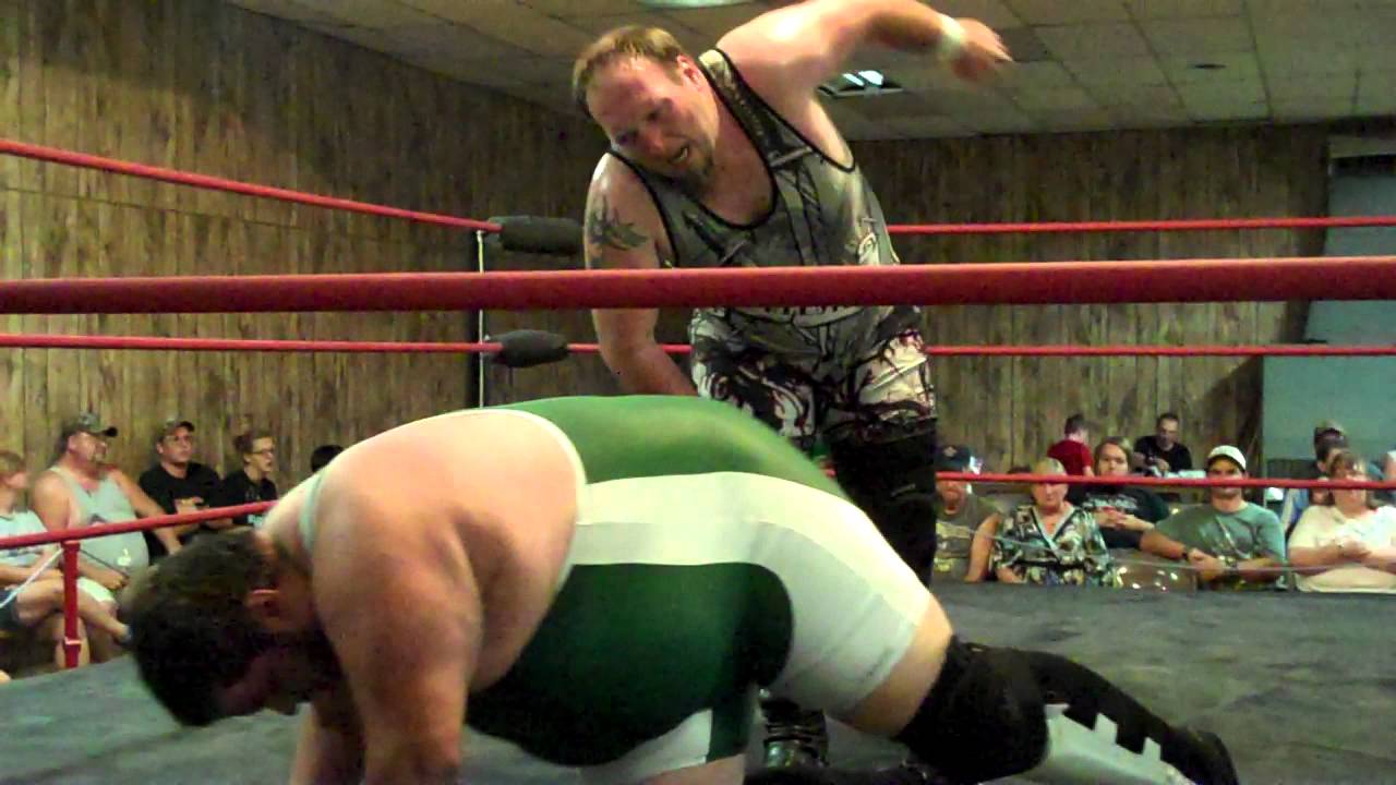Matt Maverick vs. Blake Reed - YouTube