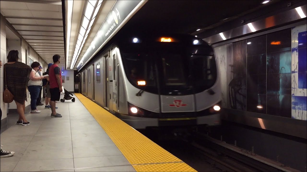 TTC HD 60 FPS: Toronto Rocket Trains @ Union Station on Line 1 (July ...