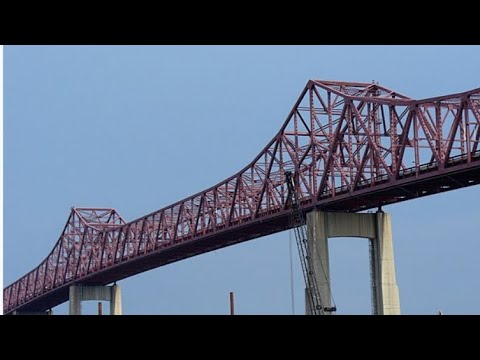 woman goes missing on Matthew's bridge - YouTube