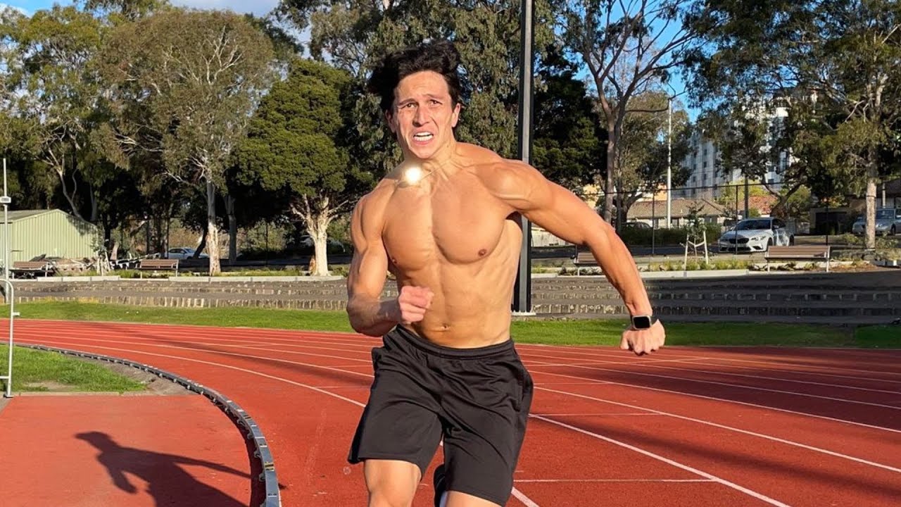 4 Ways RUNNING Helps You Build Muscle - YouTube
