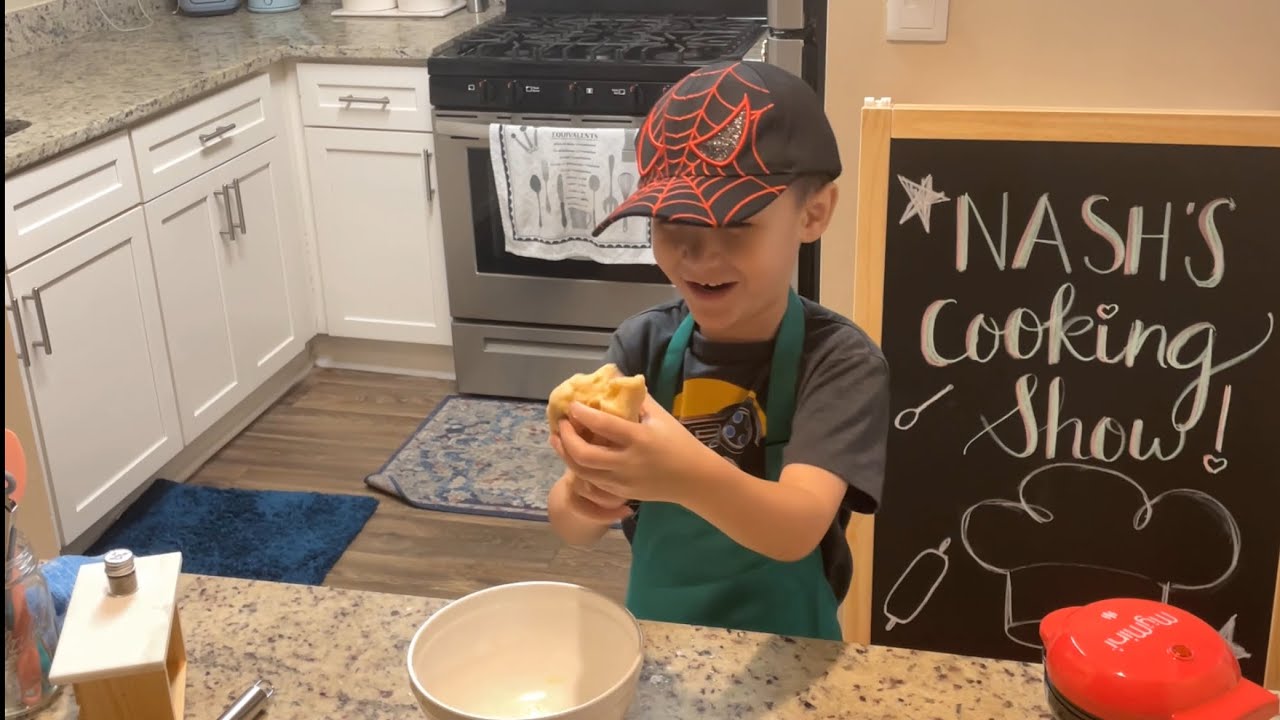 Nash making mini donuts with the MyMini donut maker - YouTube