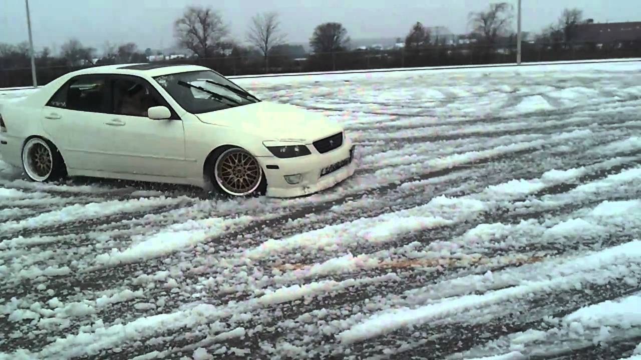 Kenny + IS300 + Snow + Partice Drifting - YouTube