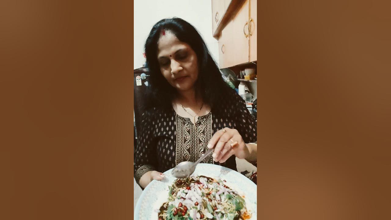 चाट बनाना और फिर खाना मजा आ जाता हैं # enjoy # short vidio # nita gupta ३७६ - YouTube