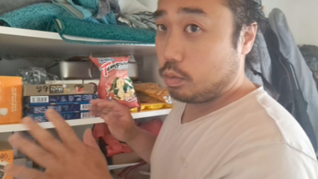 NEDERLANDSE ASMR - VULPLOEGMEDEWERKER SUPERMARKT ROLLENSPEL - YouTube