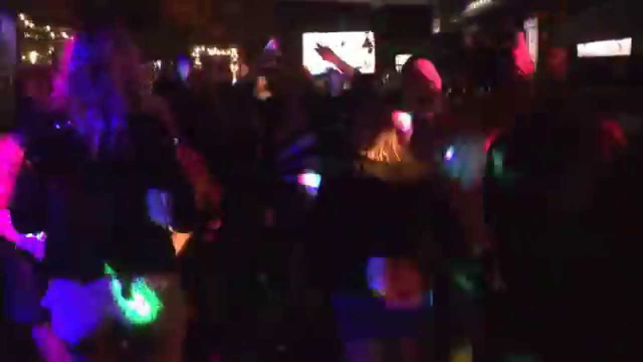 DJ Gonz dance party @ J. R. Brody's - YouTube