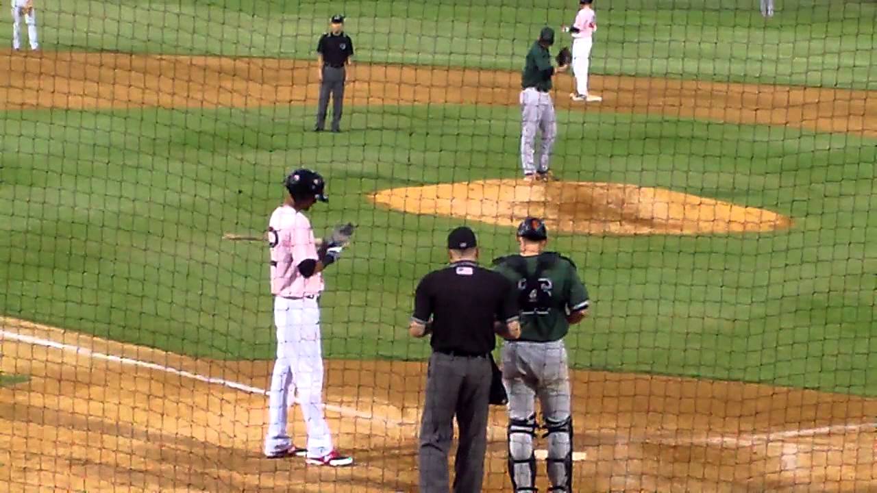 Augusta LHP DJ Snelten vs. Hickory CF Jairo Beras, 5.10.14 - YouTube