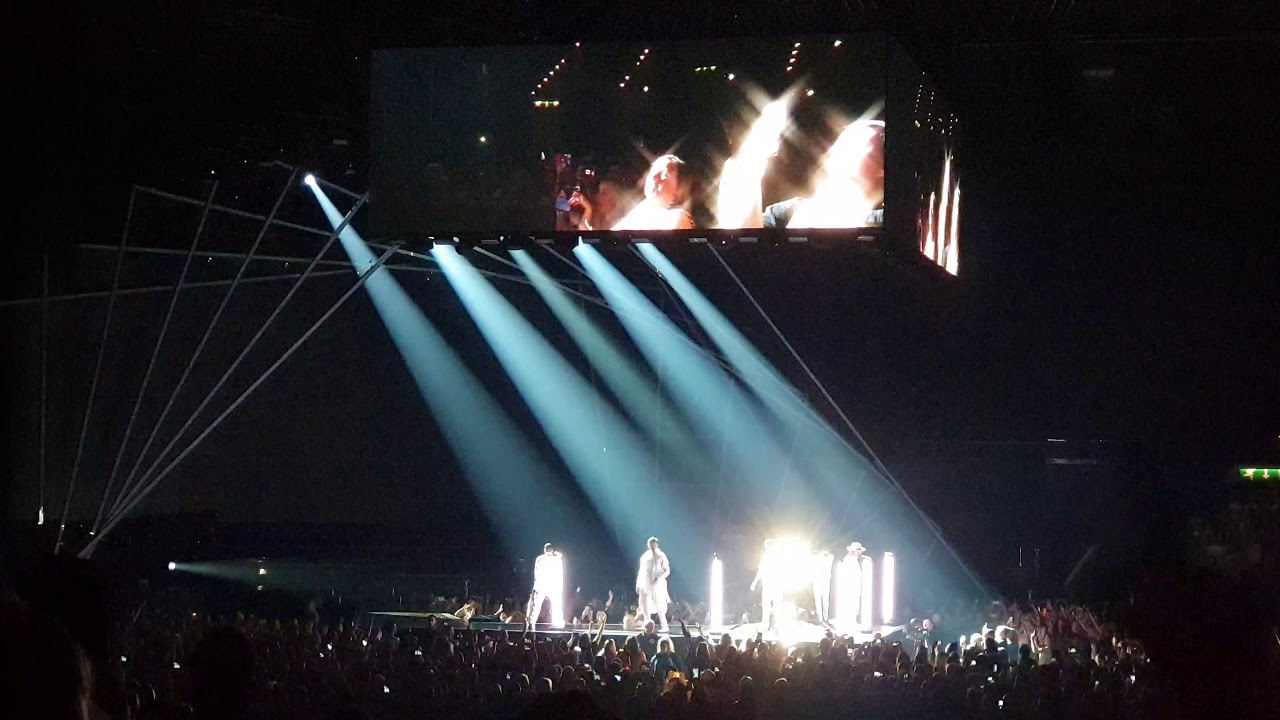 The One - BSB (DNA Tour) - YouTube