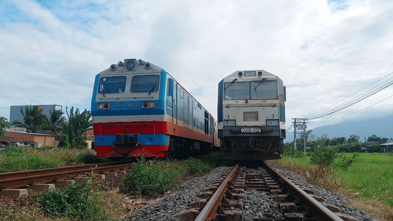 D19E-918 kéo tàu SE8 rời ga Ninh Hoà (15:09 | 19 - 2 - 2023) - YouTube