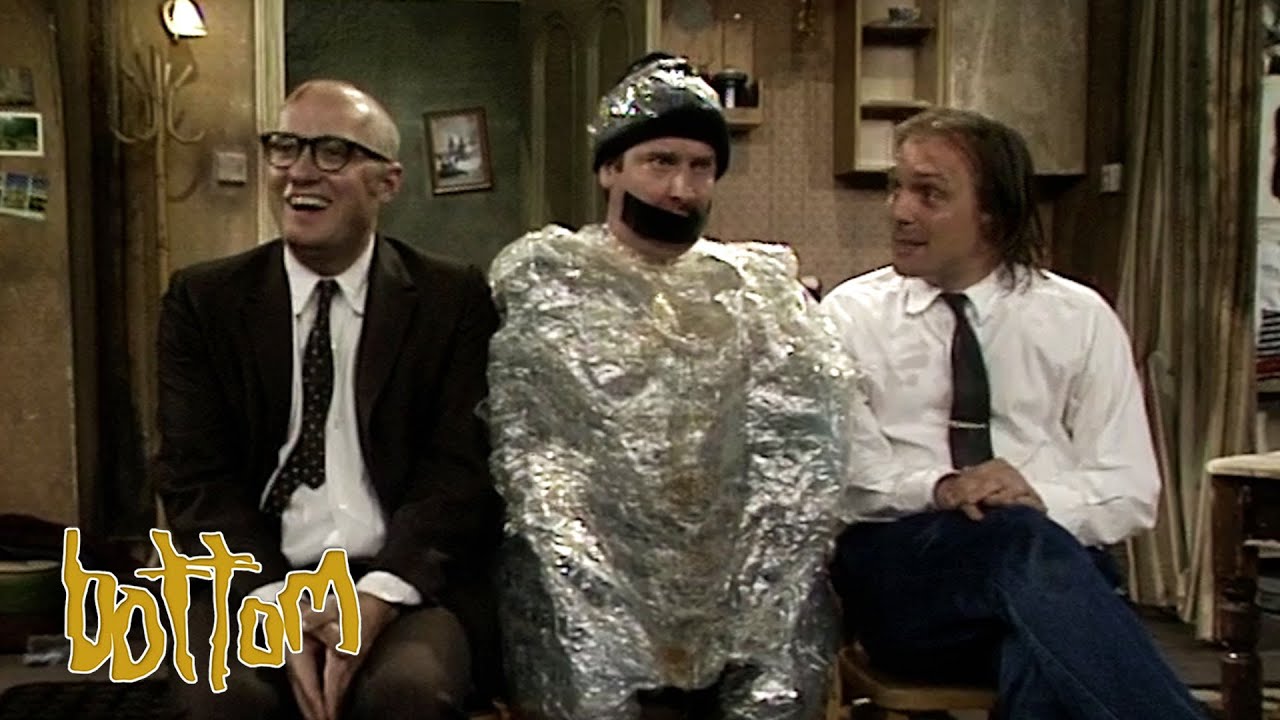 Richie and Eddie Kidnap a Burglar | Bottom | BBC Comedy Greats - YouTube