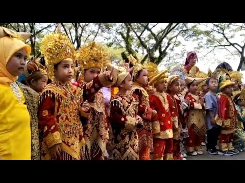 Bararak Pakaian Adat Minang Praktek Budaya Alam Minangkabau SD ...