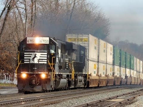 NS 6702 (Standard Cab SD60) On The Point Of NS 25V - Latrobe PA - YouTube