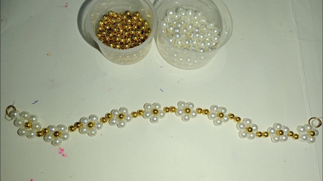 Diy white Parle Braslet / Aasan Triko Se Bnaye Braslet / Hand Made ...