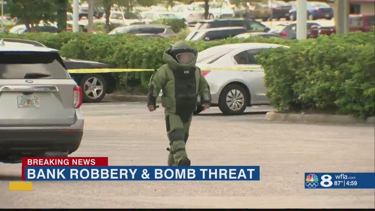 Bomb squad called to site of bank robbery in Spring Hill, suspect in ...