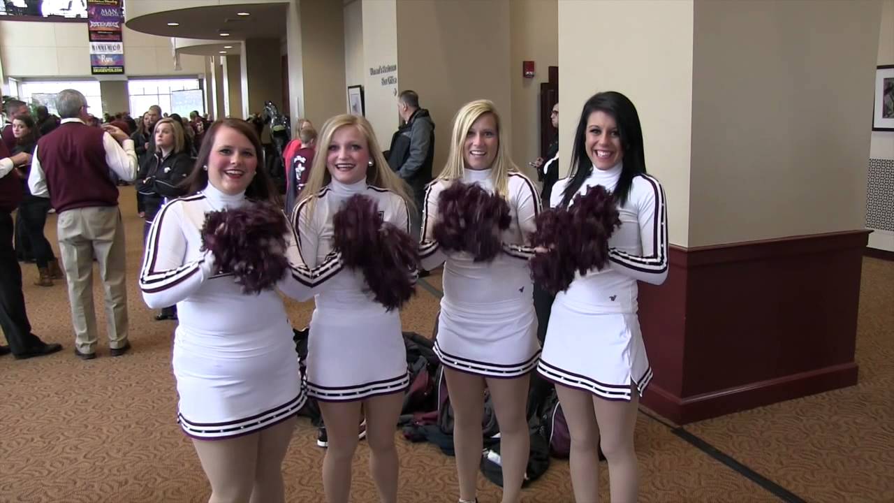 EKU Cheerleaders at the EKU Selection Sunday party - YouTube