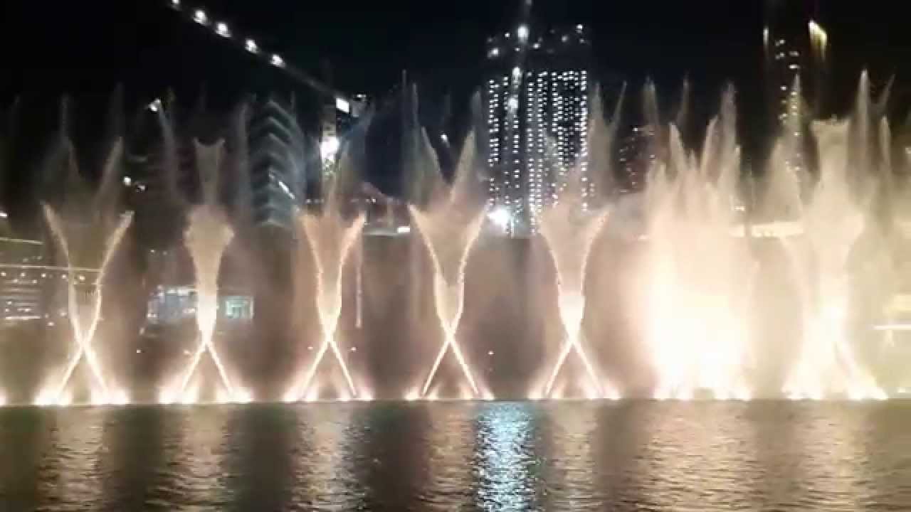 DUBAI DANCING FOUNTAIN WATER AT THE DUBAI MALL Water Show Burjul ...